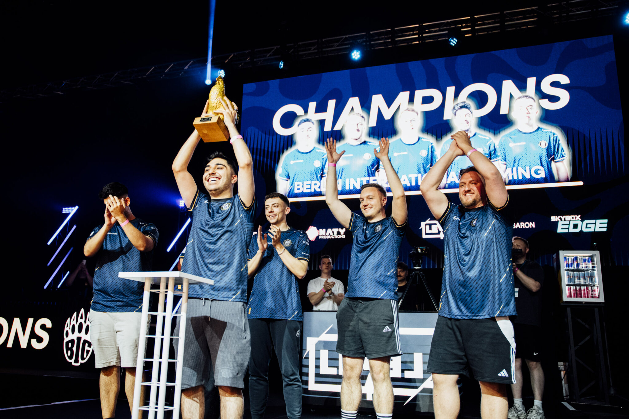 eSports Stage – LEVEL UP